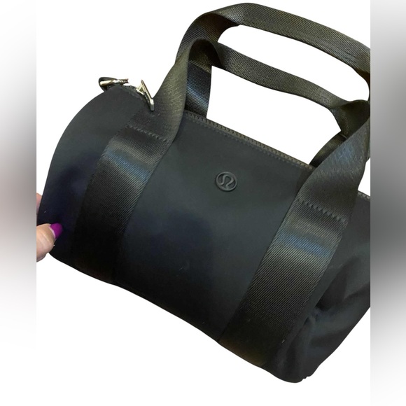 lululemon athletica | Bags | Nwt Lululemon Knit Nylon Mini Barrel ...